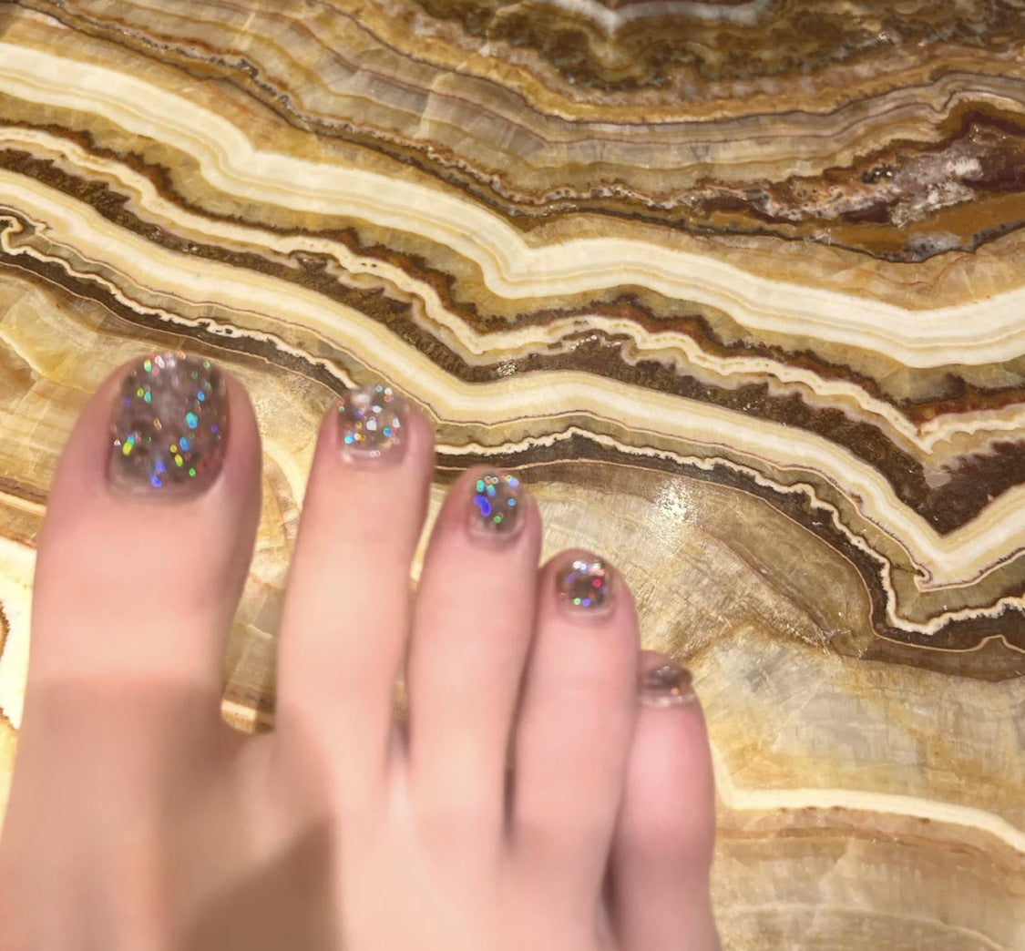 Glamorous Sparkle Short Round Clear Press On Toenail Set with Holograp ...