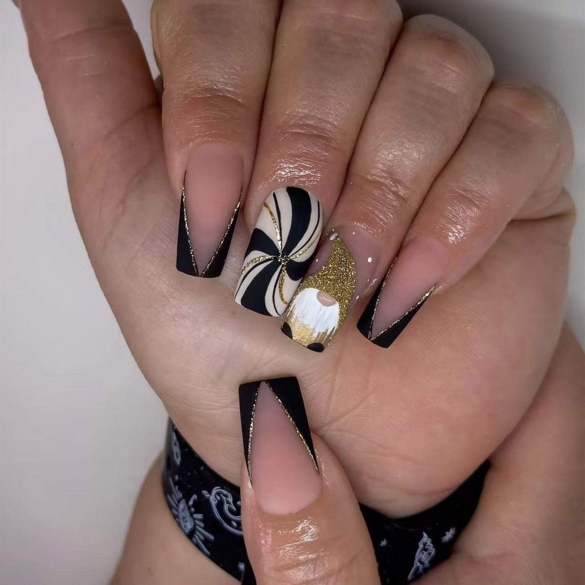 Glamorous Elegance Long Square Black and Gold Press On Nail Set with U ...