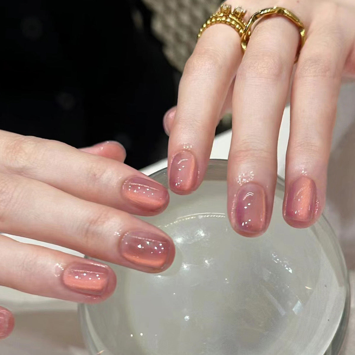 Elegant Sheen Medium Oval Mauve Press-On Nails with Subtle Glitter ...