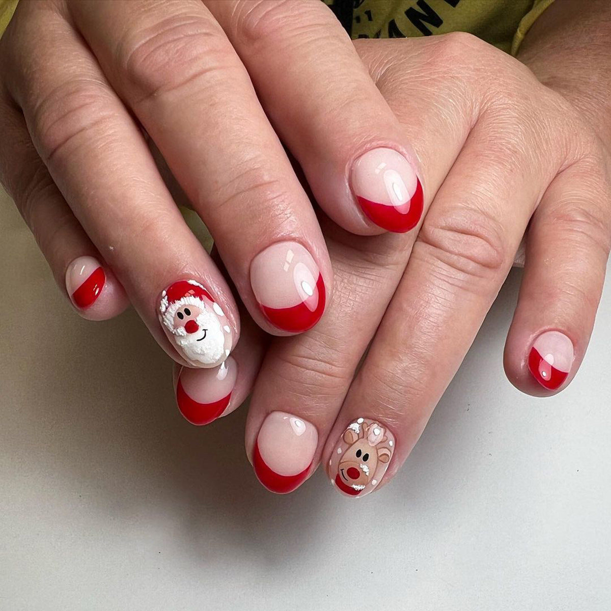 Santa And Rudolph Short Round Red Holiday Press On Nails – RainyRoses