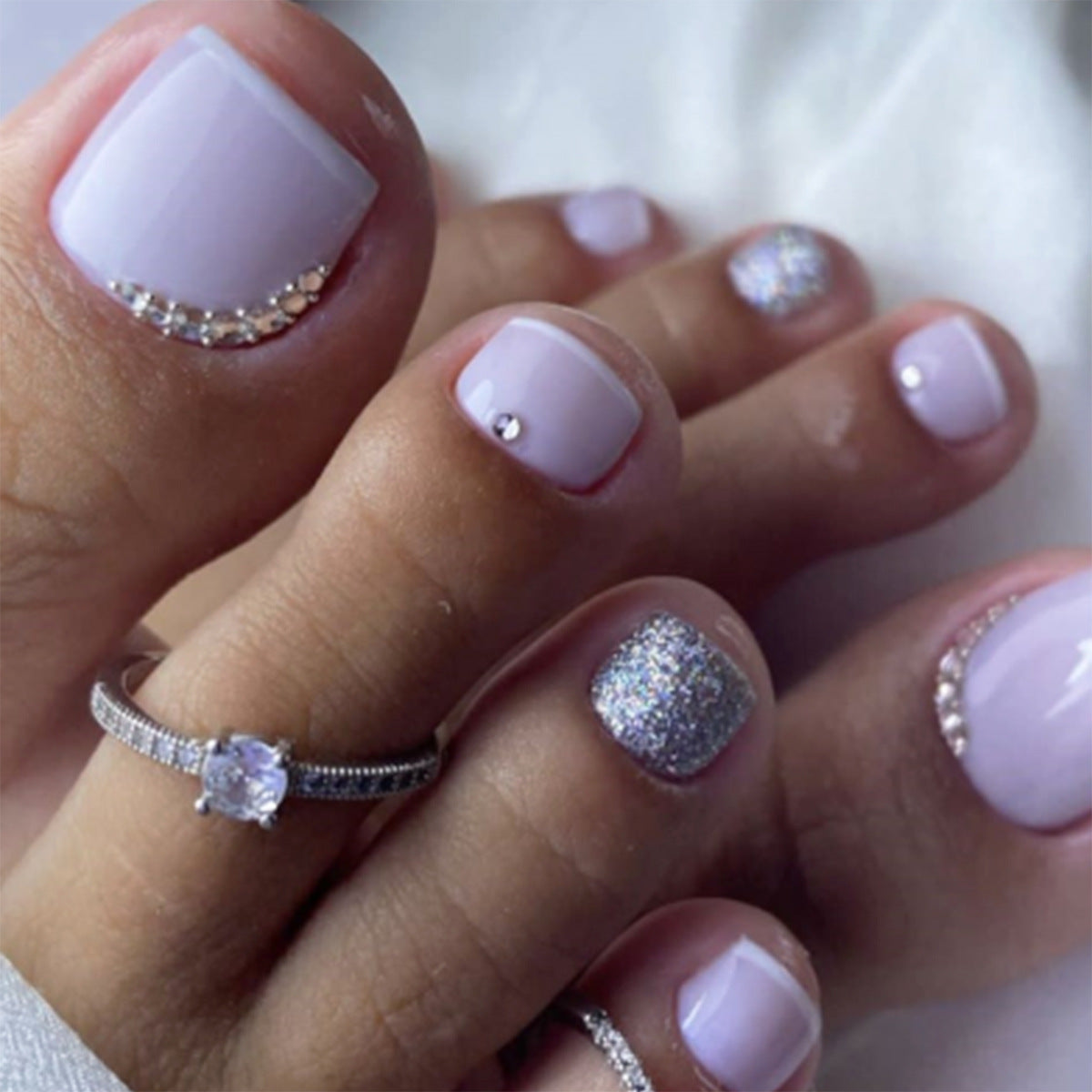 Elegant Short Square Soft Lilac Press-On Toenails with Glitter Accents ...